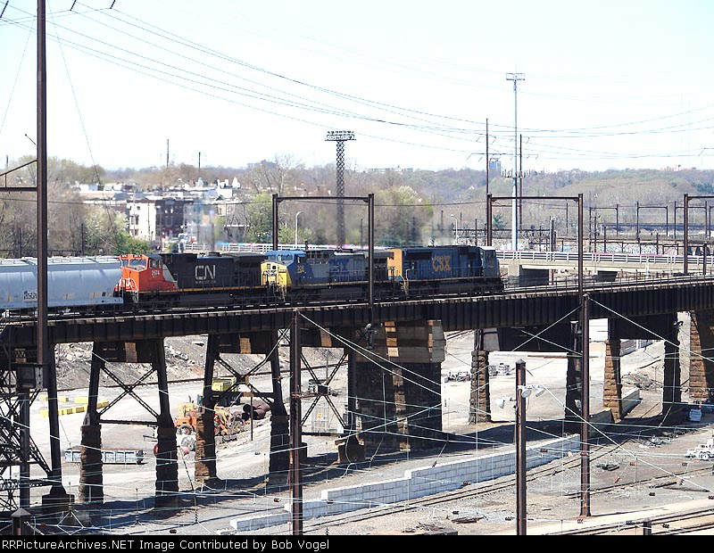 CN 2674 and CSX 308 and 4731